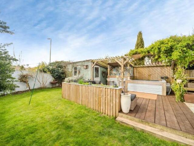 3 bedroom detached house for sale in St. Davids Road, MILTON KEYNES, Buckinghamshire, MK3