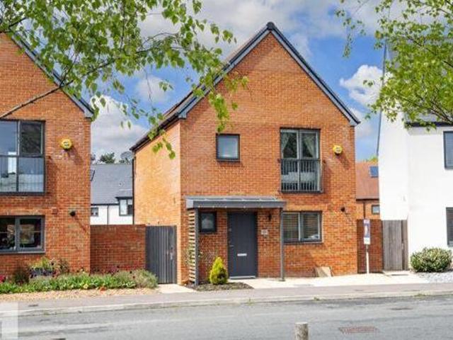 3 Bedroom Detached House For Sale In St.leonards, Ringwood
