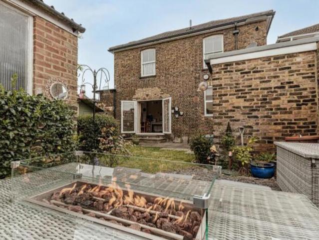 3 bedroom detached house for sale in St. Marys Road, Faversham, ME13