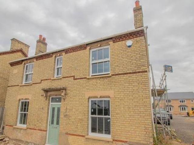 3 bedroom detached house for sale in St Neots Road Sandy SG19