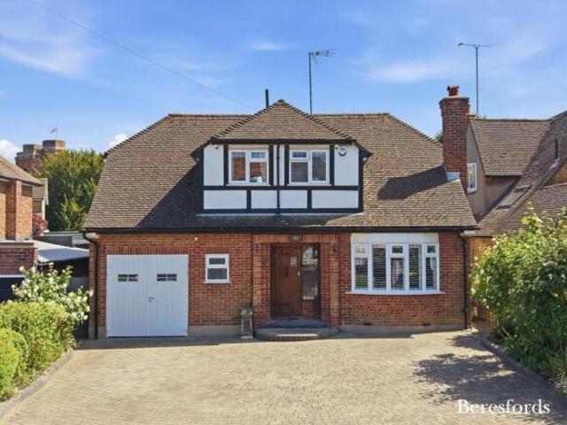 3 bedroom detached house for sale in St. Nicholas Grove, Ingrave, CM13