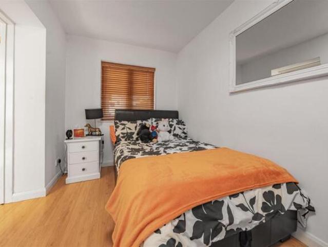 3 bedroom detached house for sale in St. Pauls Avenue, Slough, SL2
