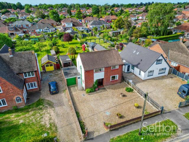 3 bedroom detached house for sale in St. Williams Way, Norwich, Norfolk, NR7