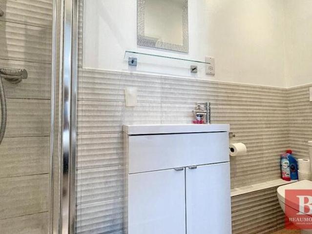 3 bedroom detached house for sale in Stanmer Park Road, BN1