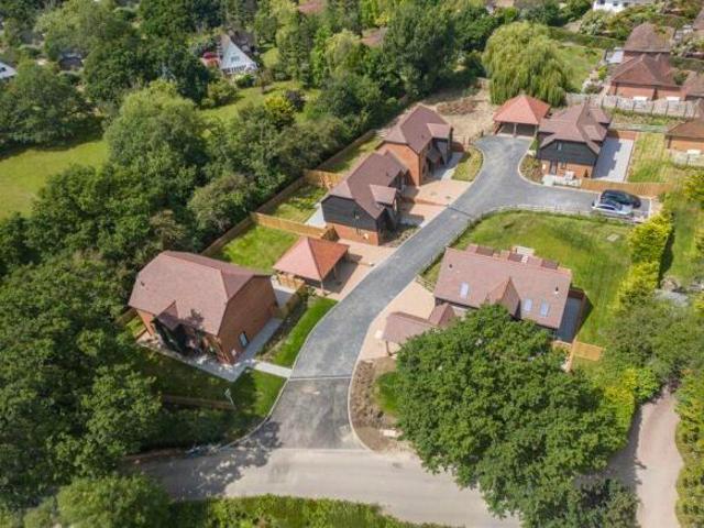 3 bedroom detached house for sale in Standen Street, Iden Green, TN17