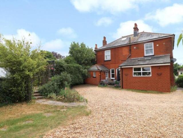 3 bedroom detached house for sale in Station Road, Netley Abbey, SO31