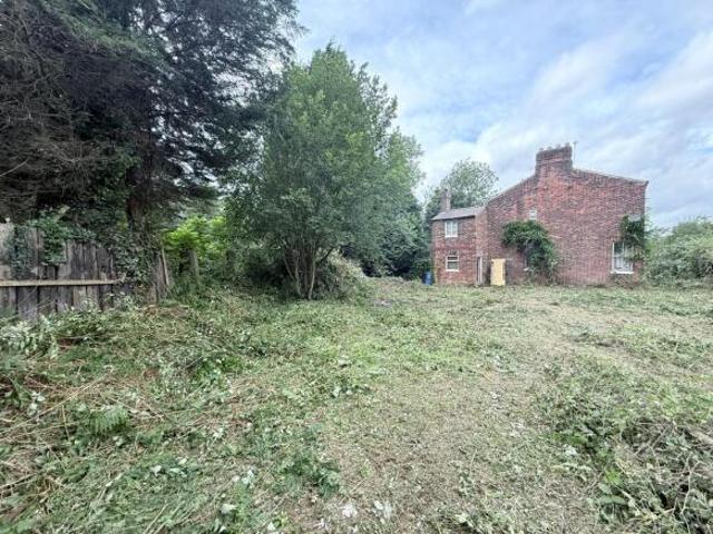 3 bedroom detached house for sale in Stitch Lane, Heaton Norris, SK4