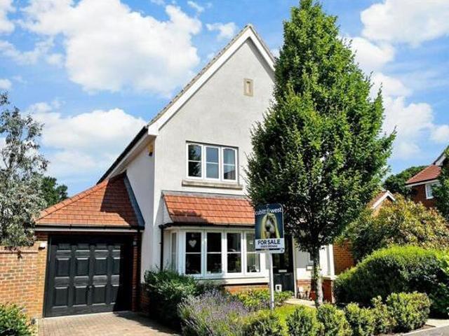 3 Bedroom Detached House For Sale In Storrington, Pulborough