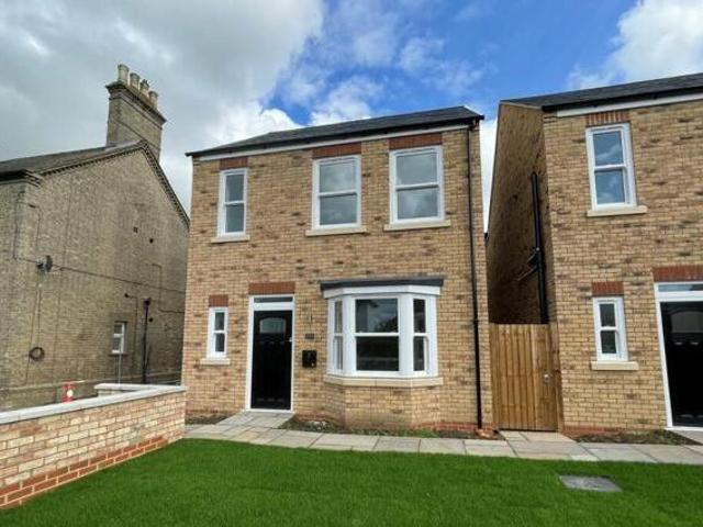 3 Bedroom Detached House For Sale In Stotfold, Hitchin