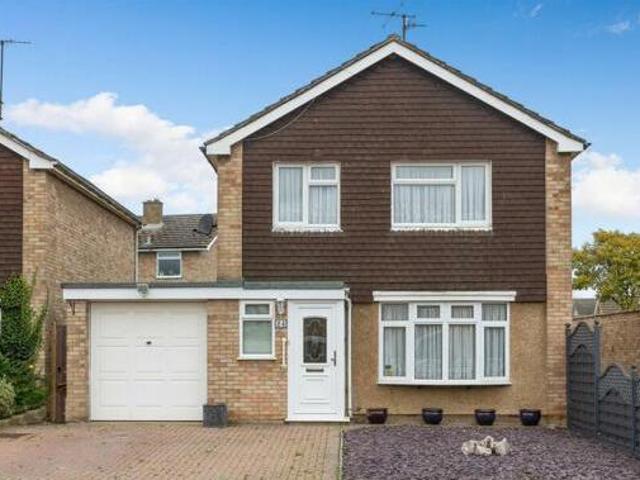 3 Bedroom Detached House For Sale In Stotfold, Hitchin
