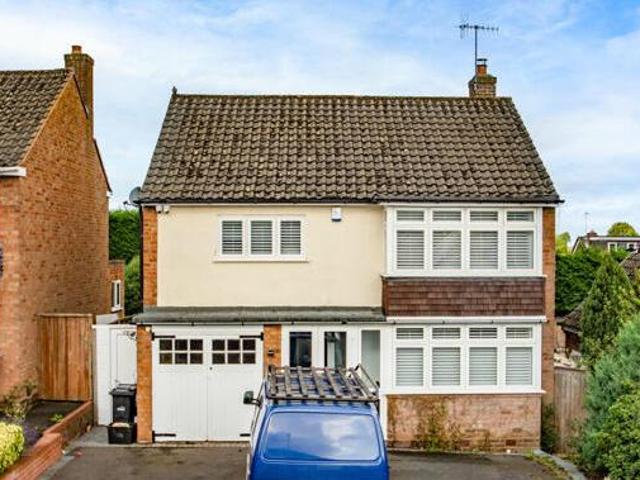 3 Bedroom Detached House For Sale In Stourbridge, West Midlands