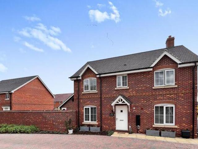 3 Bedroom Detached House For Sale In Stratford upon avon, Warwickshire