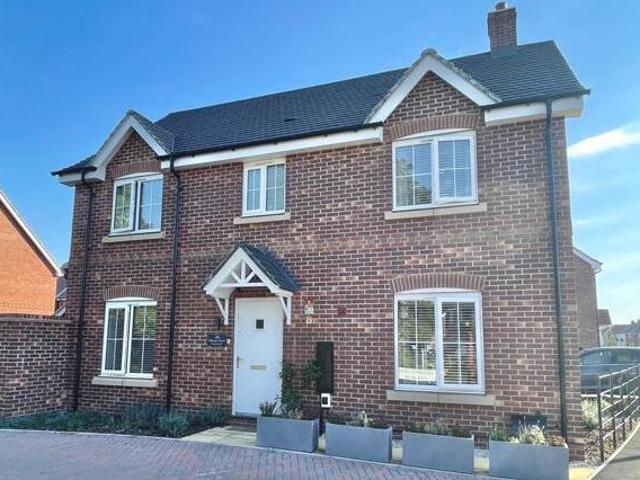 3 Bedroom Detached House For Sale In Stratford upon avon, Warwickshire