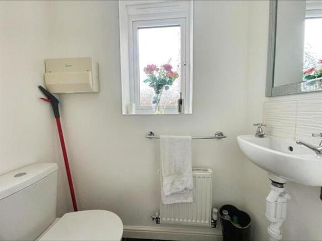 3 bedroom detached house for sale in Stroothers Place Bradford, BD4 0BN, BD4