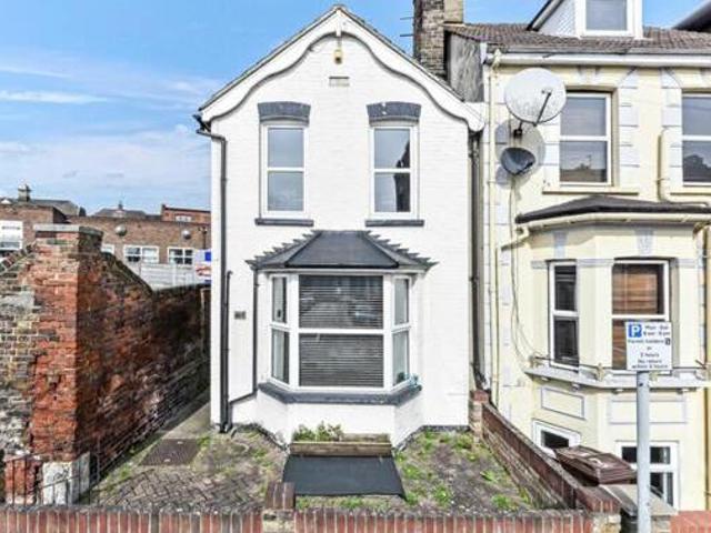 3 Bedroom Detached House For Sale In Strood