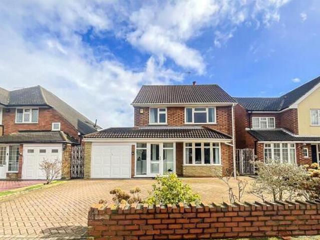 3 Bedroom Detached House For Sale In Sutton Coldfield, West Midlands