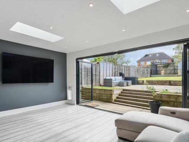 3 Bedroom Detached House For Sale In Sutton, Surrey