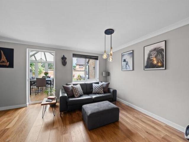 3 bedroom detached house for sale in Suffolk Drive, Guildford, GU4