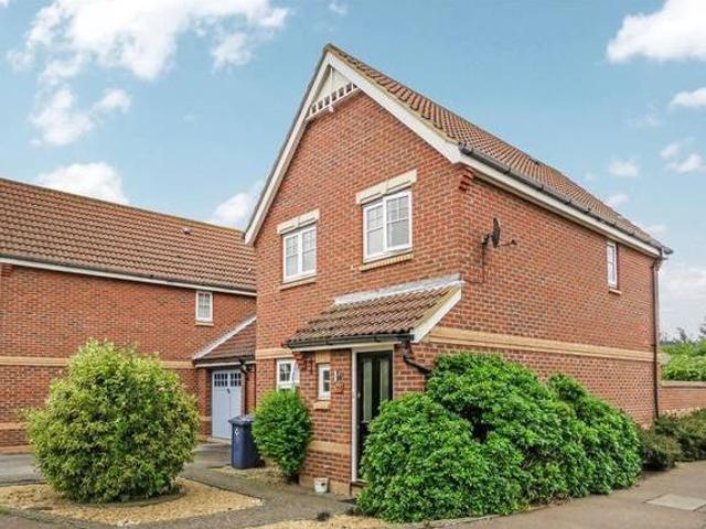 3 bedroom detached house for sale in Sumerling Way Bluntisham Huntingdon Cambridgeshire PE28 PE