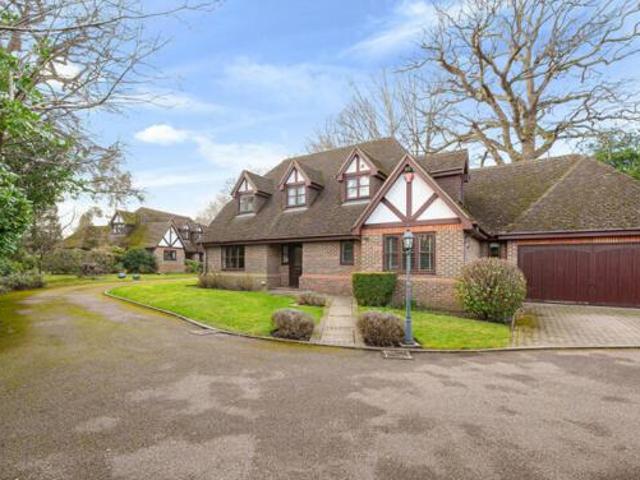 3 Bedroom Detached House For Sale In Surrey