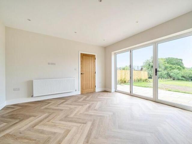 3 bedroom detached house for sale in Swanwick Lane, Swanwick, Southampton, Hampshire, SO31