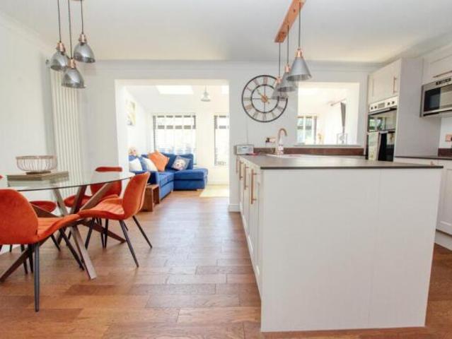 3 bedroom detached house for sale in Swincombe Rise, West End, Hampshire, SO18