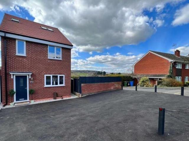 3 Bedroom Detached House For Sale In Swindon