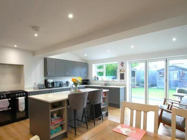 3 Bedroom Detached House For Sale In Syston, Leicester