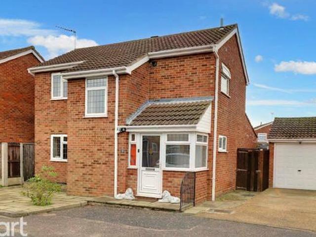 3 bedroom detached house for sale in Pollard Walk ClactonOnSea CO16