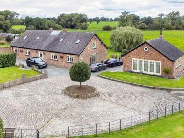 3 Bedroom Detached House For Sale In Poole Old Hall Lane, Poole