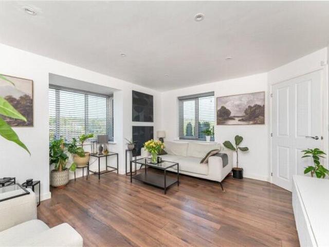 3 bedroom detached house for sale in Poplars Park Road, Bradford, West Yorkshire, BD2