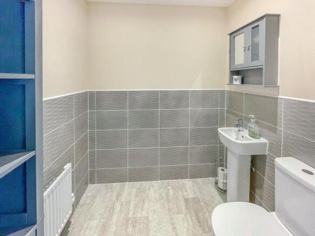 3 bedroom detached house for sale in Poppy Avenue, Huddersfield, West Yorkshire, HD4