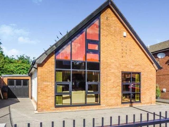 3 bedroom detached house for sale in Park Avenue Crossgates LS15 LS15