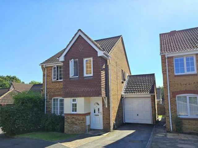 3 Bedroom Detached House For Sale In Park Gate