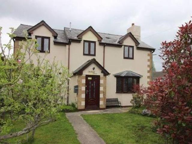 3 bedroom detached house for sale in Park Road Berry Hill Coleford GL16