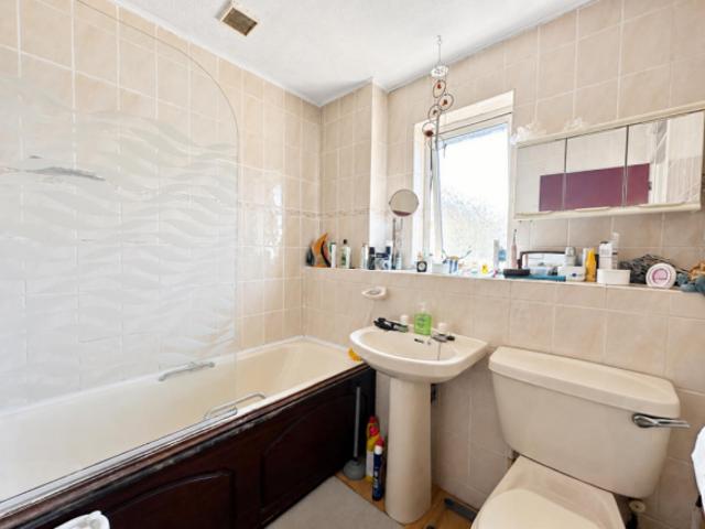 3 bedroom detached house for sale in Parkside, Ecton Brook, Northampton NN3