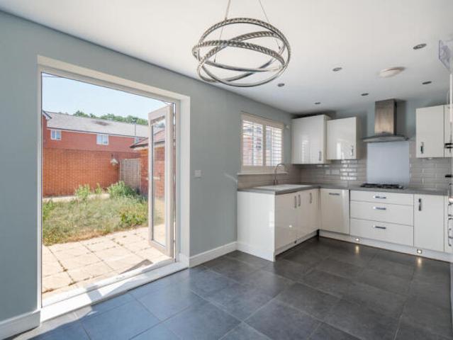 3 bedroom detached house for sale in Parsons Avenue, Bursledon, Hampshire, SO31