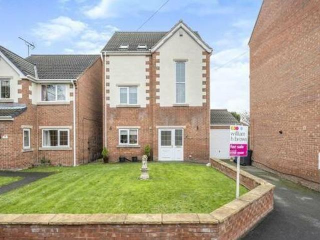3 bedroom detached house for sale in Pastures Mews Mexborough S64