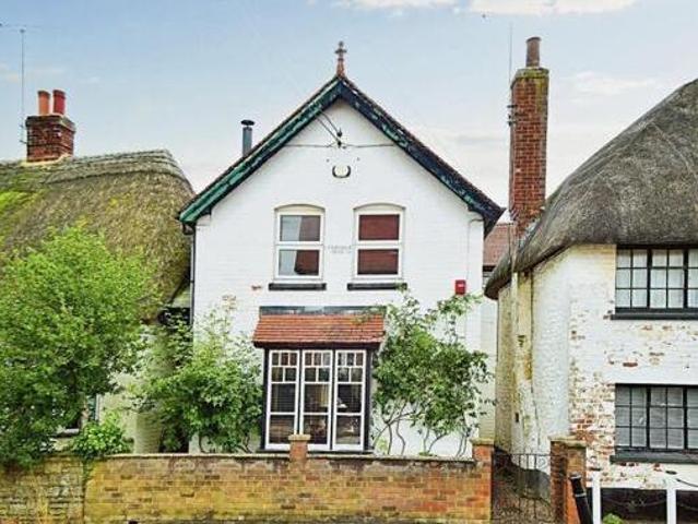 3 Bedroom Detached House For Sale In Pewsey