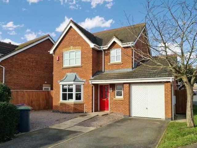 3 bedroom detached house for sale in Peartree Close Sleaford NG34