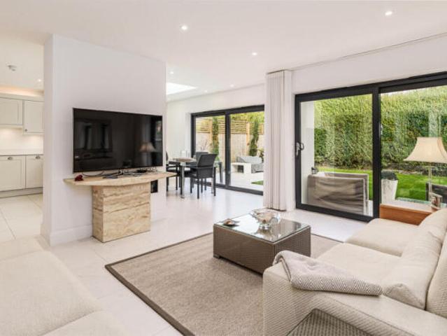 3 bedroom detached house for sale in Pebble Lane, Ferring, BN12
