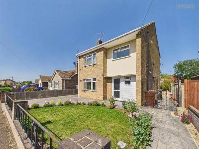 3 bedroom detached house for sale in Pennine Way, Peterborough, PE4