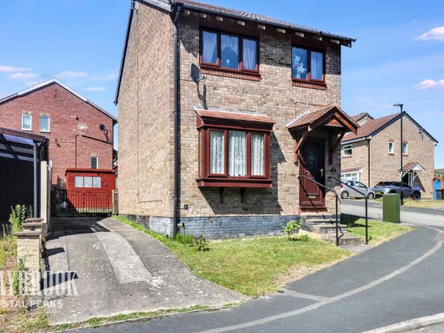 3 bedroom detached house for sale in Pentland Gardens, Waterthorpe, S20