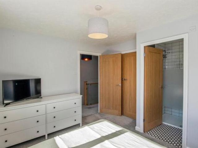 3 bedroom detached house for sale in Perch Road, Broomhall, Worcester, WR5