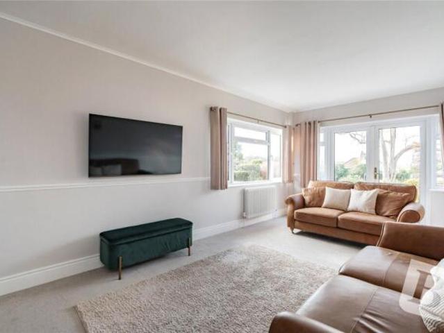 3 bedroom detached house for sale in Pine Avenue, Gravesend, Kent, DA12