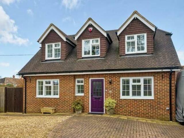 3 bedroom detached house for sale in Pine Grove Church Crookham Fleet Hampshire GU52