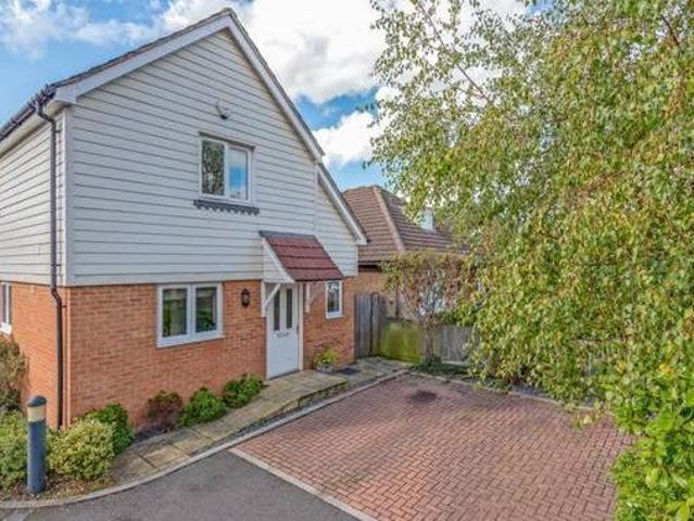 3 bedroom detached house for sale in Pinewood Drive New Haw KT15 KT15