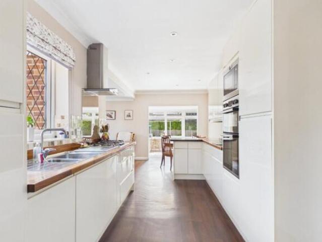 3 bedroom detached house for sale in Pipers Close, Burnham, Slough, Buckinghamshire, SL1