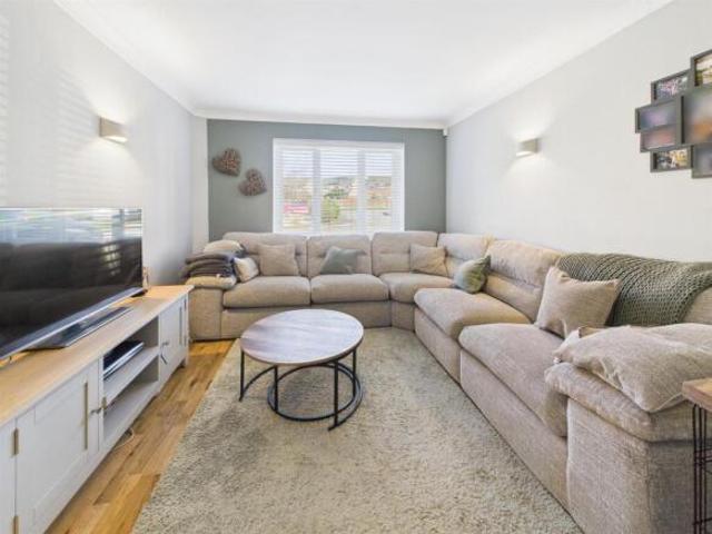 3 bedroom detached house for sale in Pipers Grove, Highnam, Gloucester, GL2