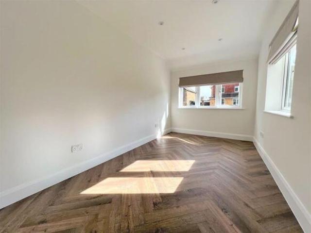3 bedroom detached house for sale in Princes Way, CM13